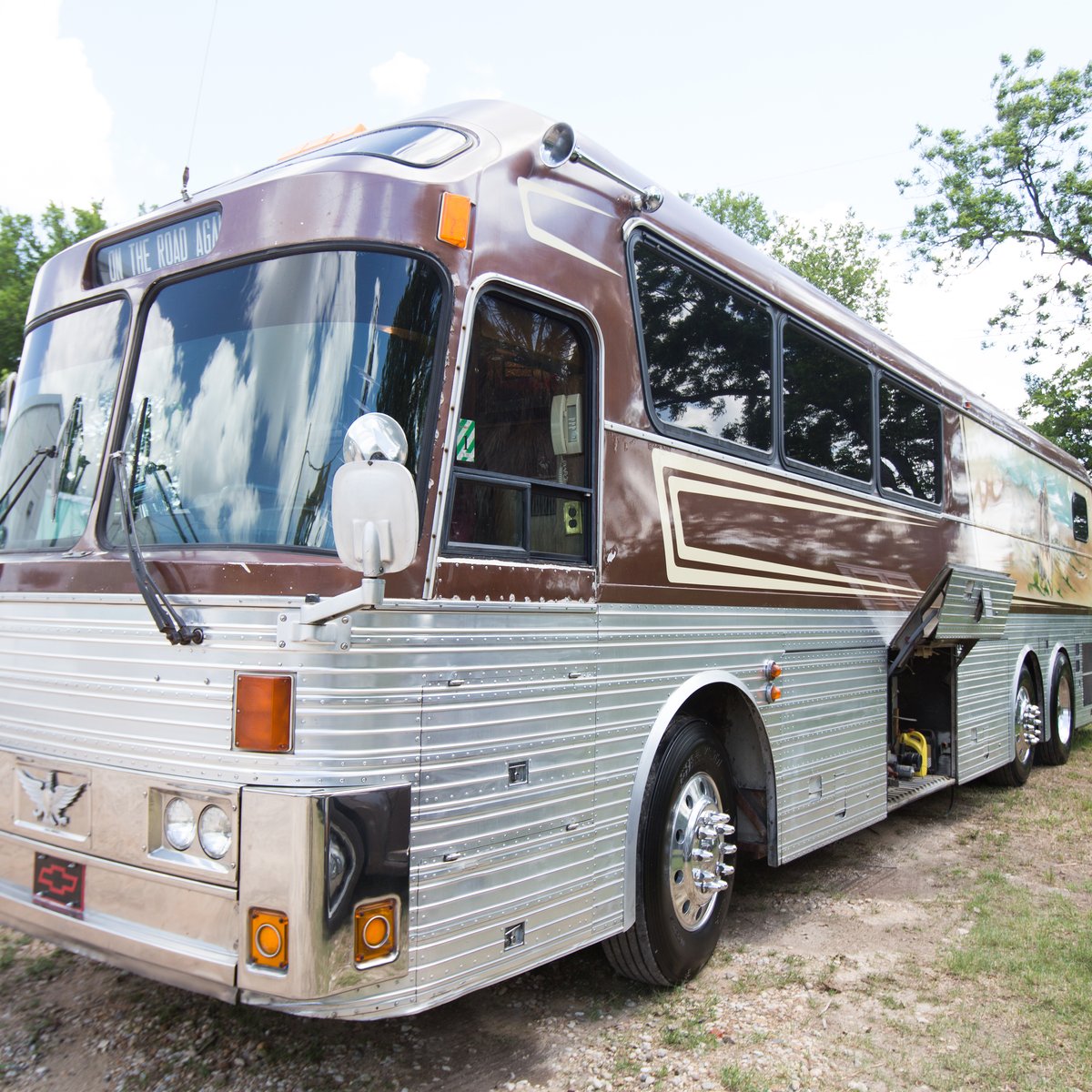 Willie Nelson Tour Bus