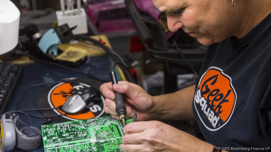 Target adds Best Buy's Geek Squad at more stores - Minneapolis / St ...