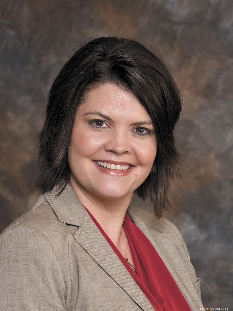 Associate Director L J - tidacredito