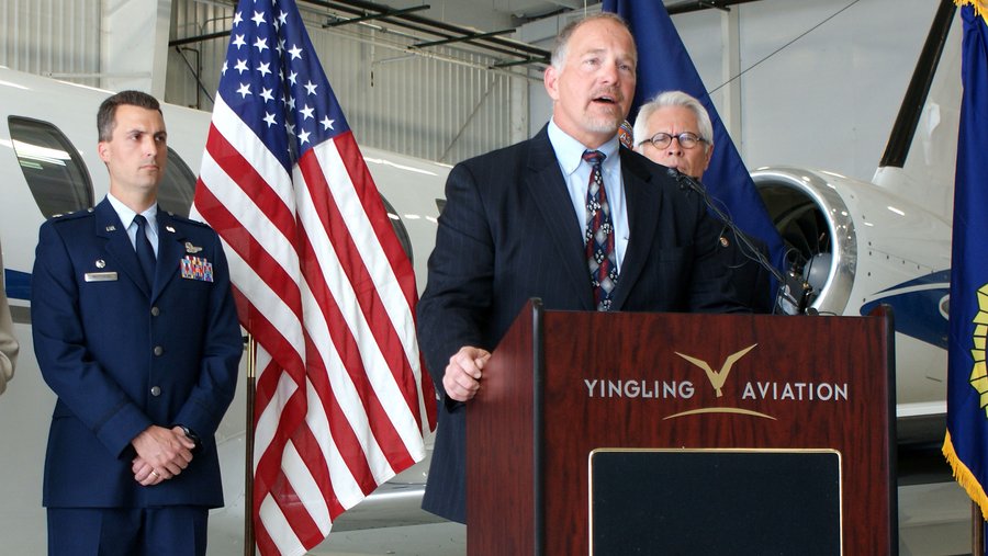 FBI offers new reward to crack down on airplane laser strikes - Wichita ...