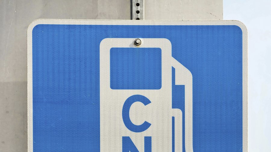 Oregon snags $4M for natural gas fueling stations - Portland Business ...