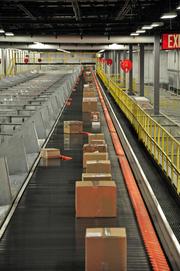 Behind the scenes at FedEx Ground distribution hub--slideshow (Video ...