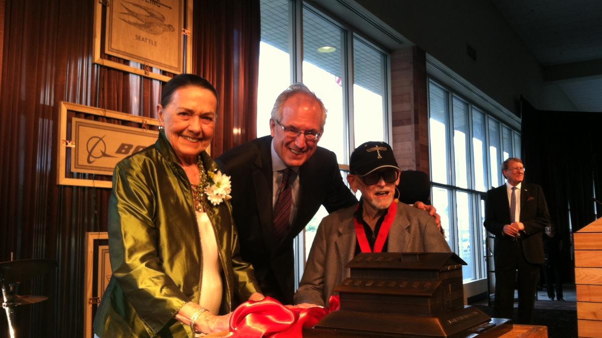 Aviation glitterati gather as Boeing Co. receives Museum of Flight Red ...