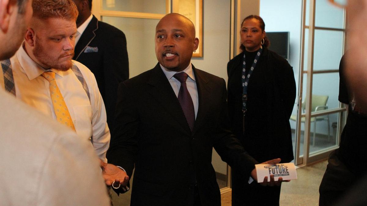 'Shark Tank' investor Daymond John hunts for business pitches in Miami ...