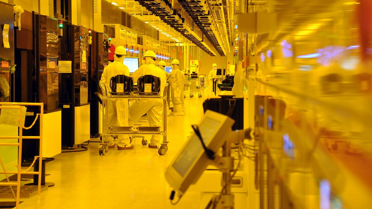 GlobalFoundries working on agreement to buy IBM chip making business ...