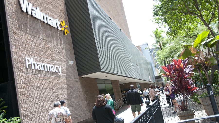 Walmart opening in Downtown Honolulu draws huge crowds: Slideshow ...
