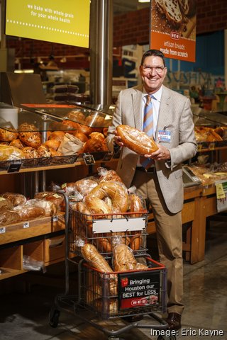H-E-B to move forward on new grocery store in Heights' dry zone after ...
