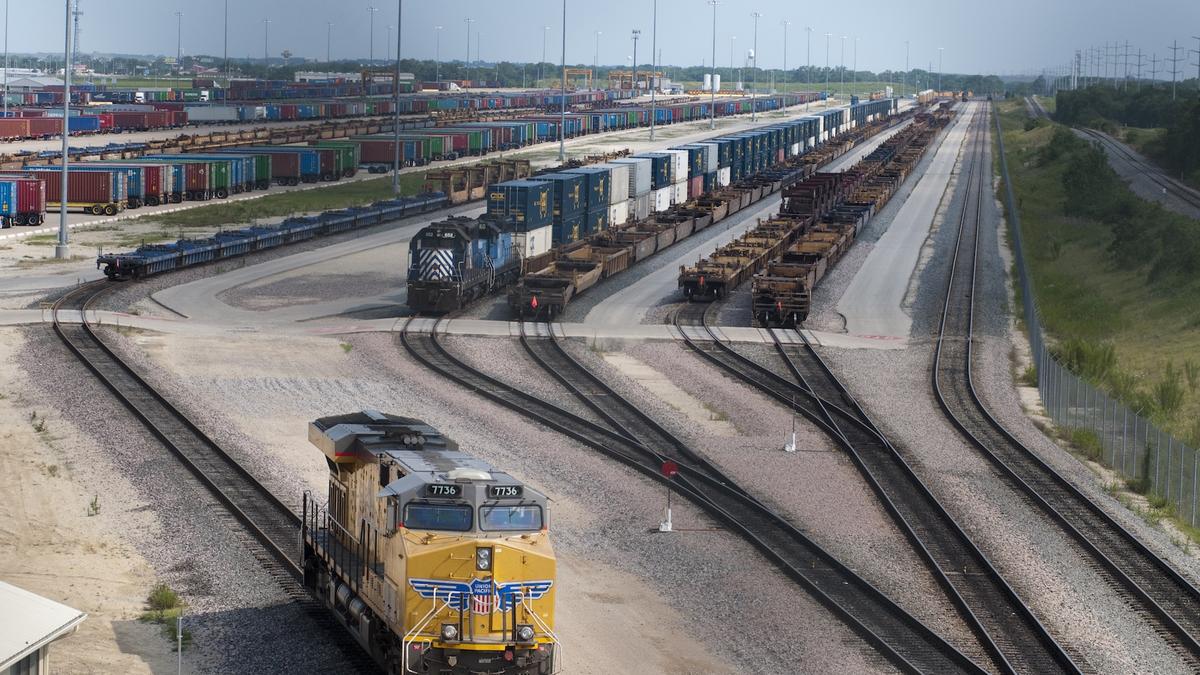 USAA acquires large southern Dallas County distribution hub - Dallas ...