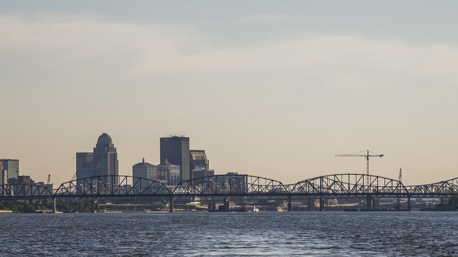Ohio River Bridges Project offiicals explain work to Construction ...