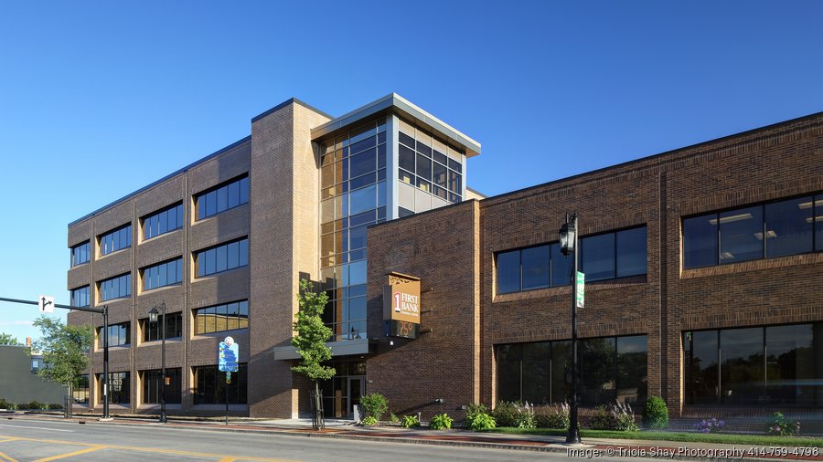 First Bank Financial Centre expands in downtown Oconomowoc - Milwaukee ...