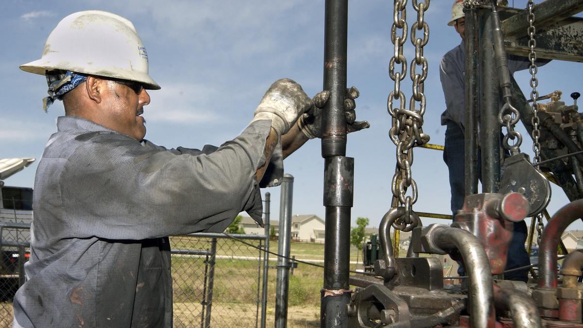 Colorado breaks nearly 60-year record for oil production - Denver ...