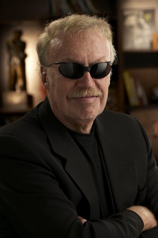 Phil Knight gives $942 million in Nike shares to charity - The Business ...