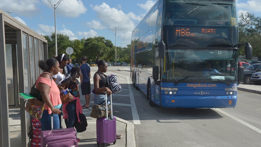 Chicago Megabus drivers won't strike, will vote on new contract offer ...
