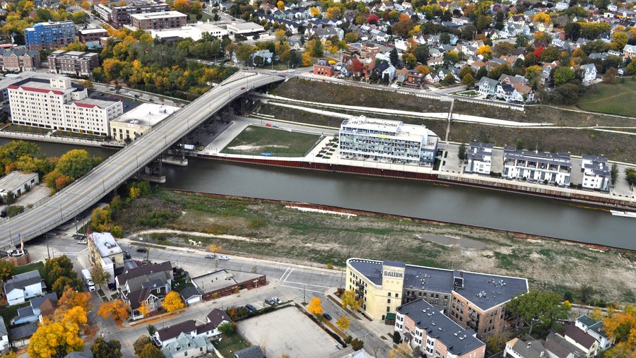 Gallun riverside site sold to Atlanta luxury apartment developer ...