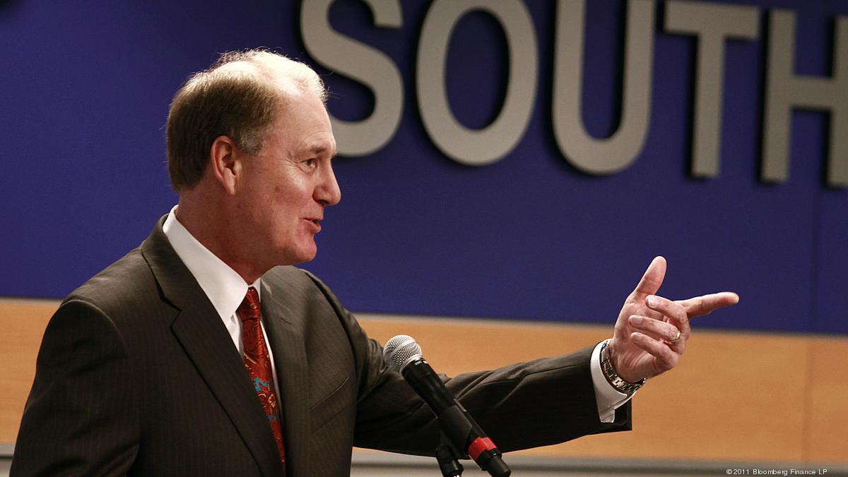 Southwest flight attendants ponder CEO Gary Kelly's next move after ...