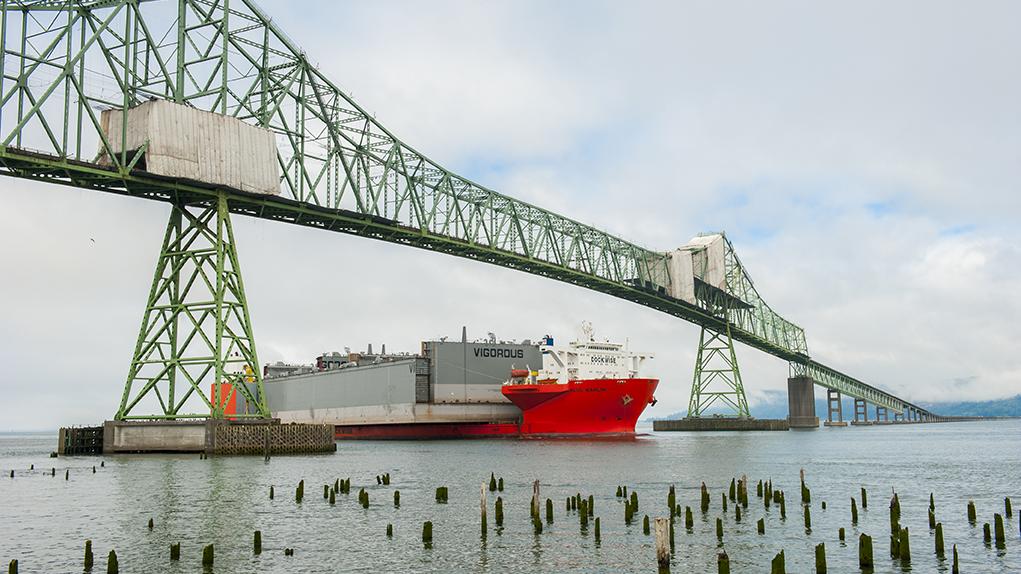 Nation's largest drydock floats toward its new Portland home - Portland ...