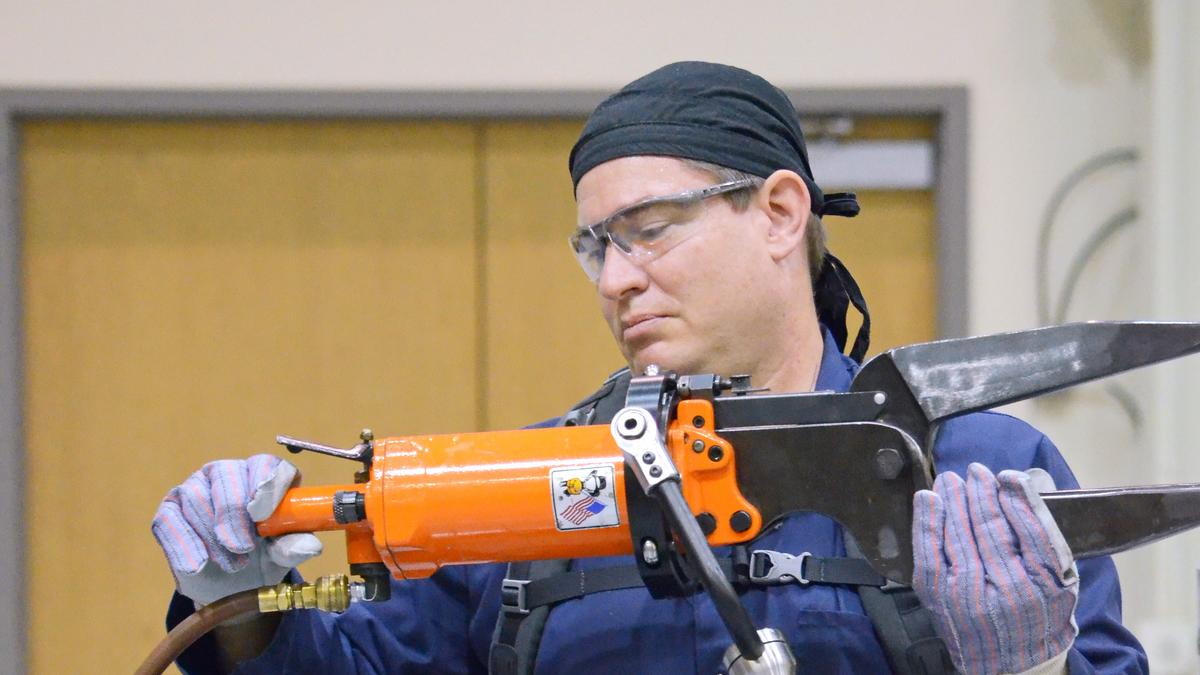 Don't call me Iron Man: Check out Lockheed Martin's exoskeleton ...