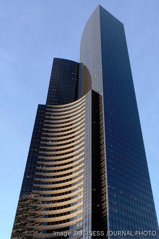 Columbia Center is about to be turned into a 76-story cell tower ...