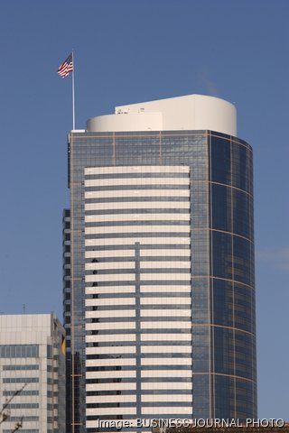 Apple to expand in Seattle skyscraper, brokers say - Puget Sound ...