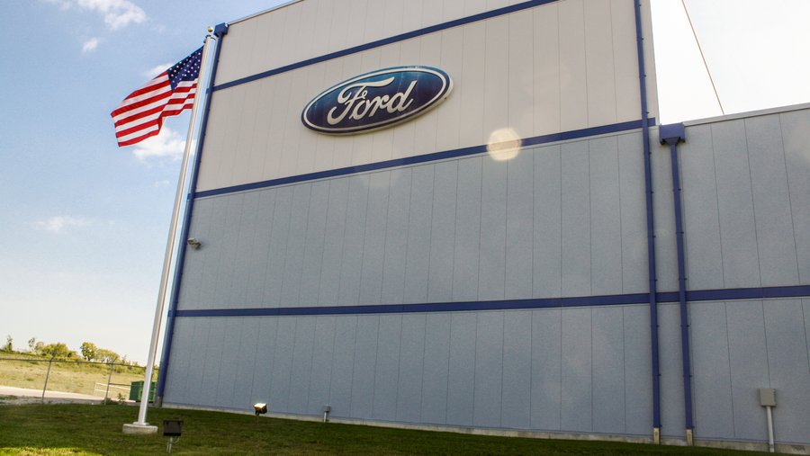 Automotive industry delivers huge economic impact in KC - Kansas City ...