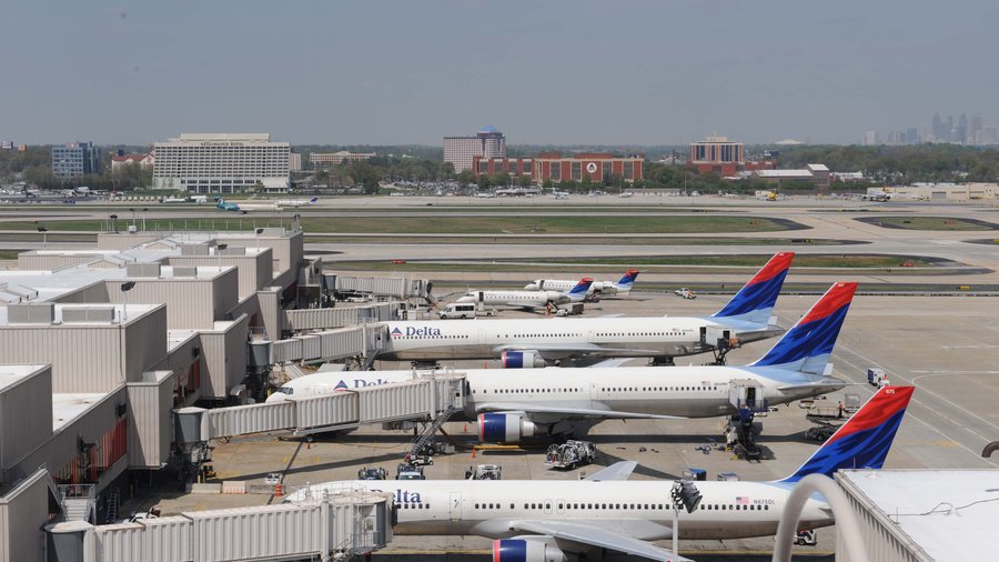 Delta Air Lines 2020 earnings: Carrier loses $15.6 billion - Cincinnati ...