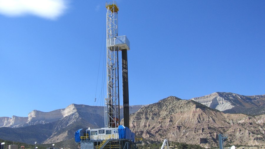 Behind the cover story: Drilling into Hickenlooper's 1980s oil bust ...