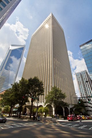 Trinity Capital and DRA Advisors purchase 400 South Tryon building in ...