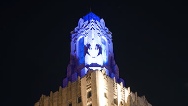 Power & Light Building shines blue for the Royals - Kansas City ...