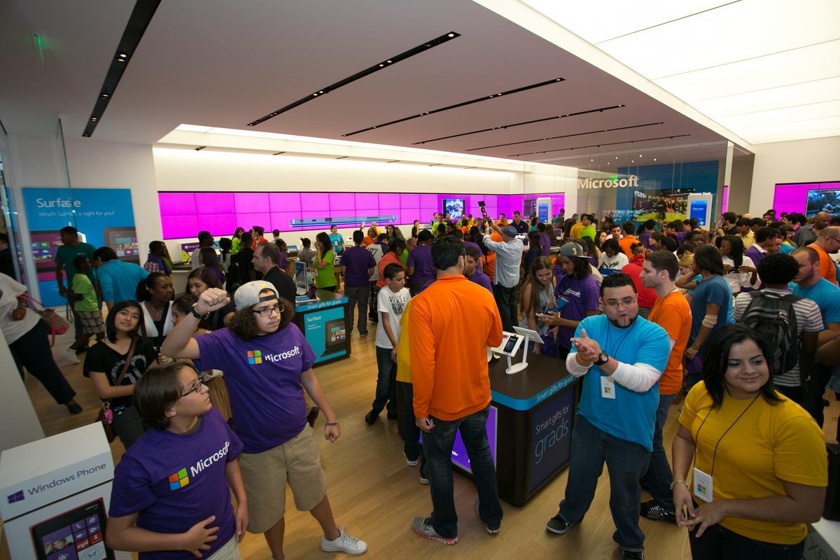 See how Microsoft celebrated its first store opening in South Florida ...