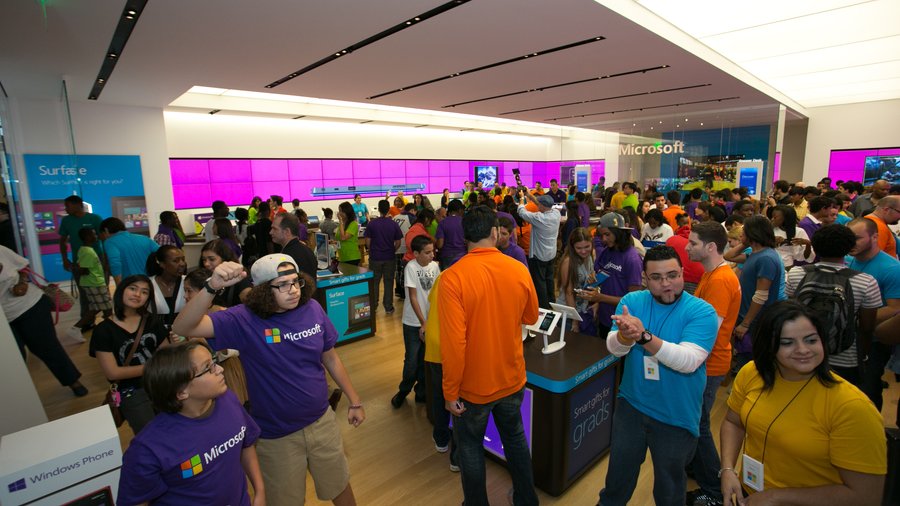 See how Microsoft celebrated its first store opening in South Florida ...