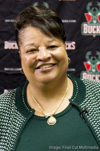 Entrepreneur Valerie Daniels-Carter elected chair of AAA - Milwaukee ...