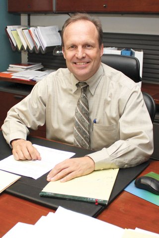 University of New Mexico Health Sciences Center's Dr. Richard Larson ...
