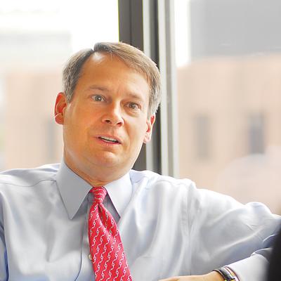 Charles Schwab to debut robo-adviser service - San Francisco Business Times