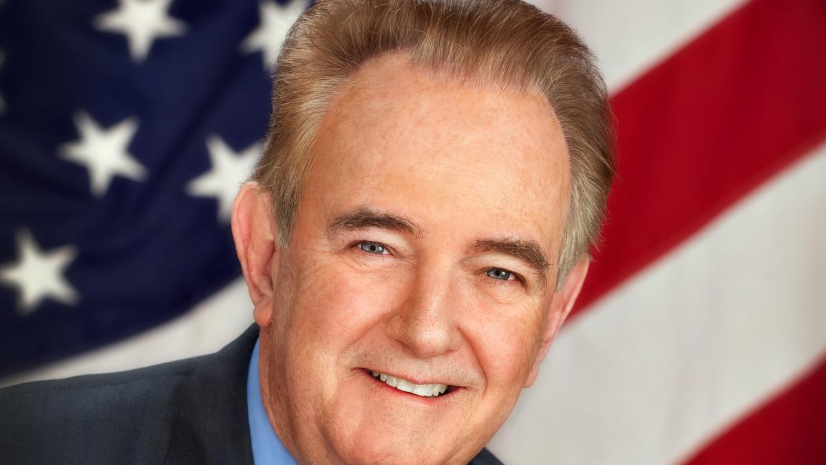 Apache Oil Company CEO Johnny Isbell elects to grow in Pasadena ...