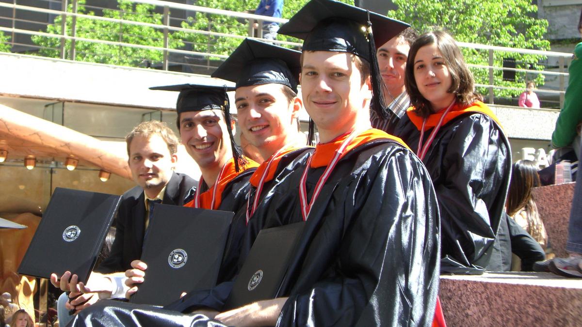 Money in America: Younger workers following their parents’ footsteps in ...