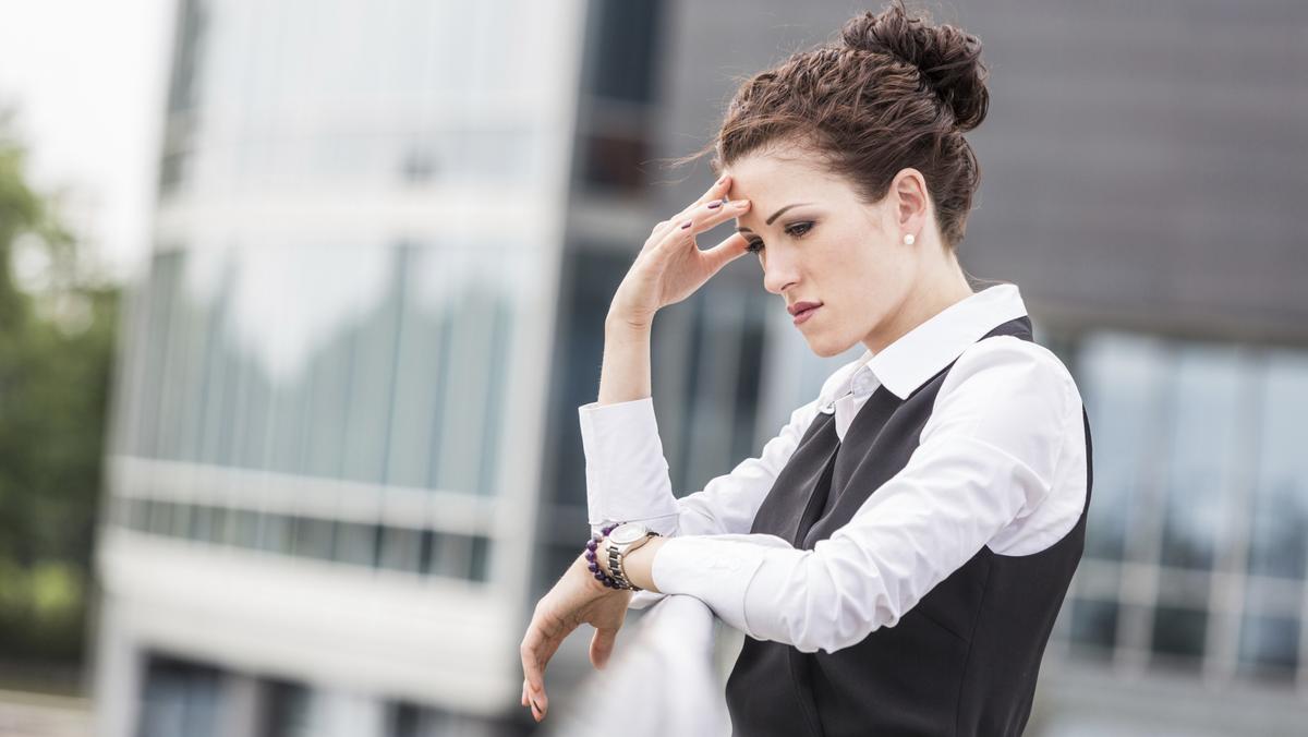 Top reasons executive careers stall (Video) - Bizwomen