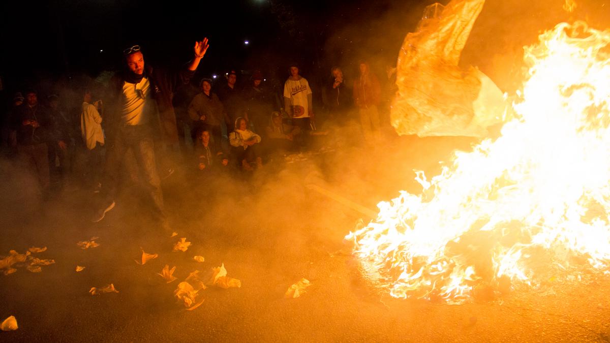 Oakland businesses brace for more protests over Ferguson - San ...