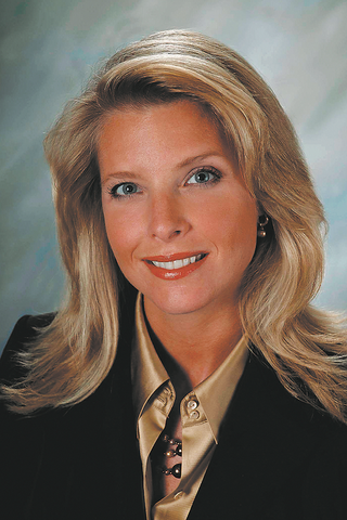 Anthem's top Cincinnati exec Erin Hoeflinger joins MainSource Bank ...