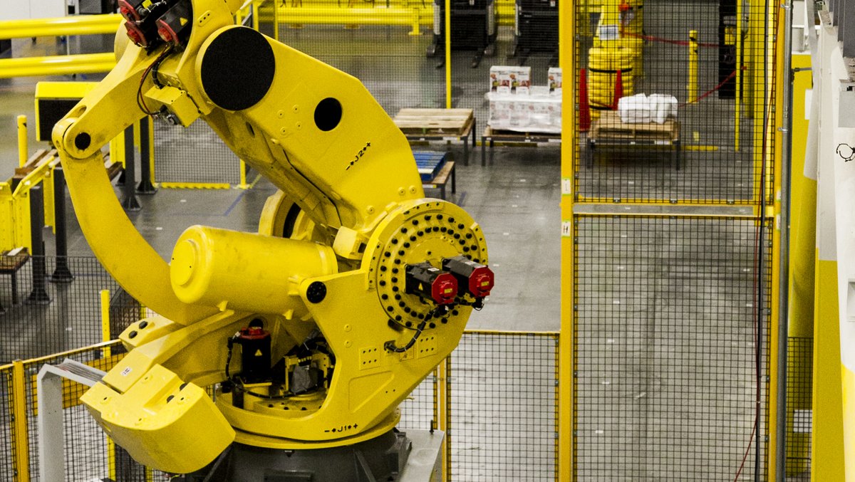 Amazon patents robot teams to do heavy lifting in the warehouses ...