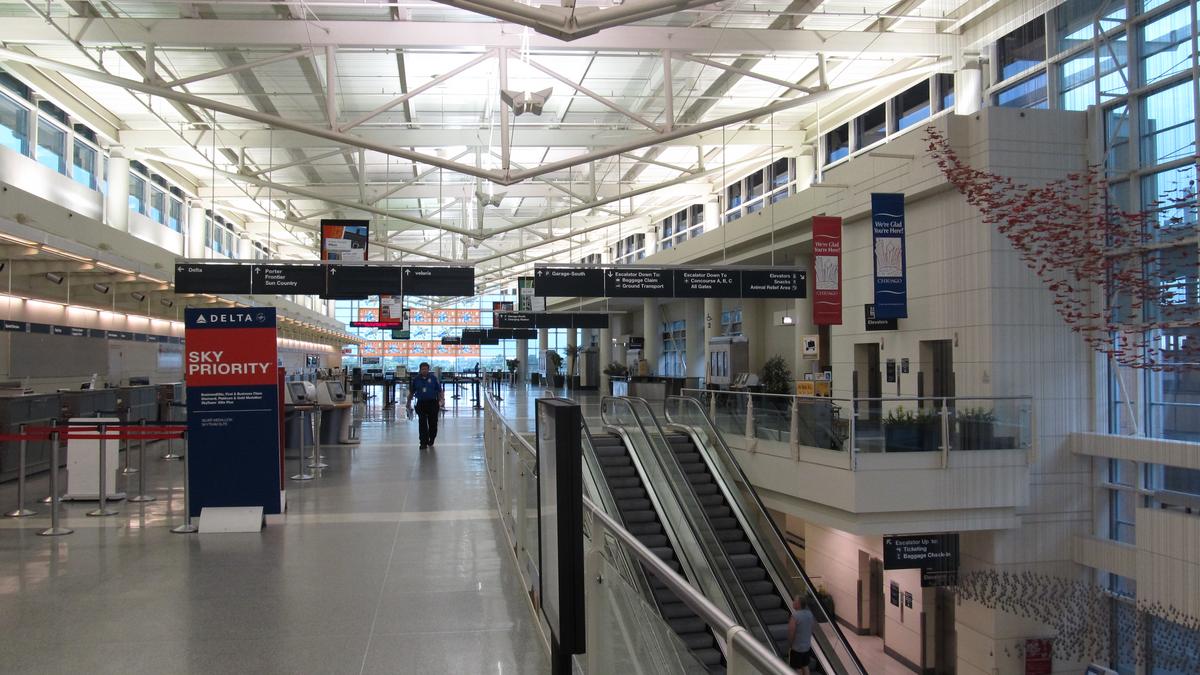 TSA admits problems with Midway security lines over holiday weekend ...