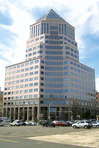 Grubb Properties, New York Life under contract to buy 525 North Tryon ...