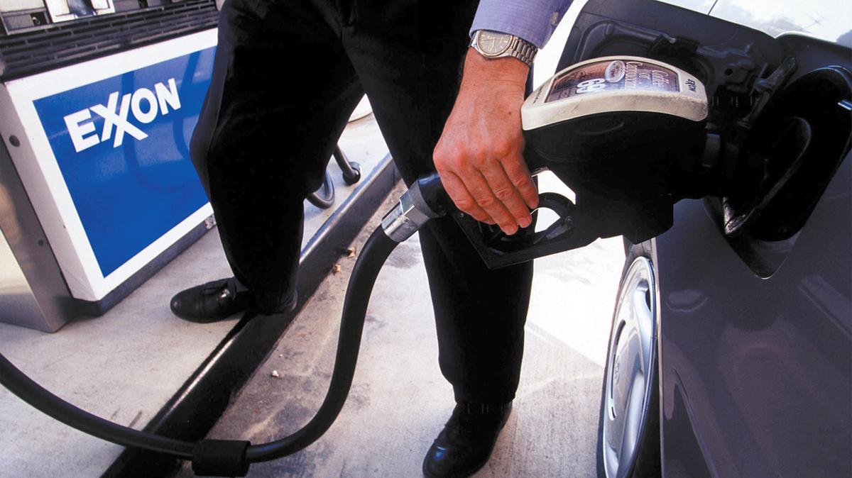 Here's how much Exxon Mobil's median employee made in 2017 - Dallas ...