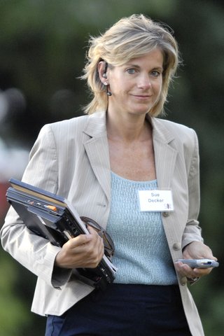 Berkshire Hathaway Director Susan Decker offers rare peek into Warren ...