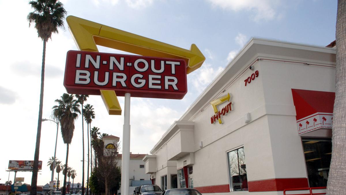 In-N-Out Burger suing Smashburger over trademark infringement - L.A ...