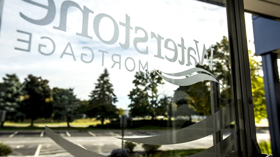 WaterStone to open as Cornerstone Bank closes in Fox Point - Milwaukee ...