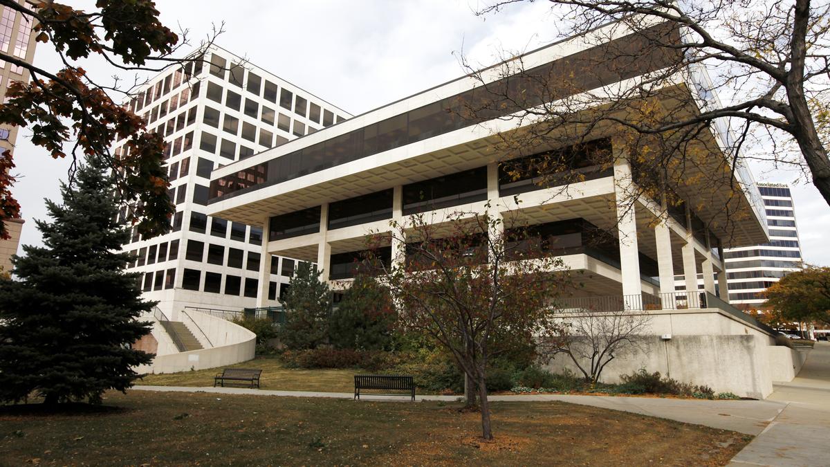 Some MGIC employees became eyewitnesses to Dontre Hamilton incident ...