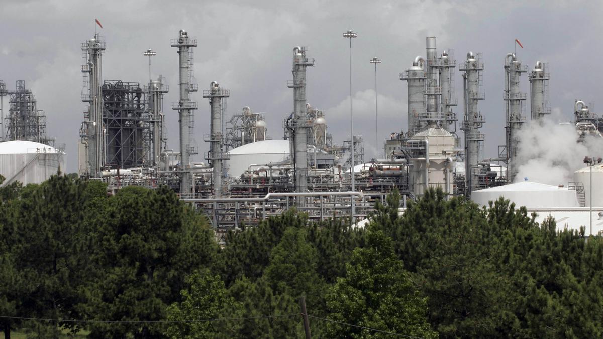 Chevron Phillips kicks off $6 billion construction campaign - Houston ...