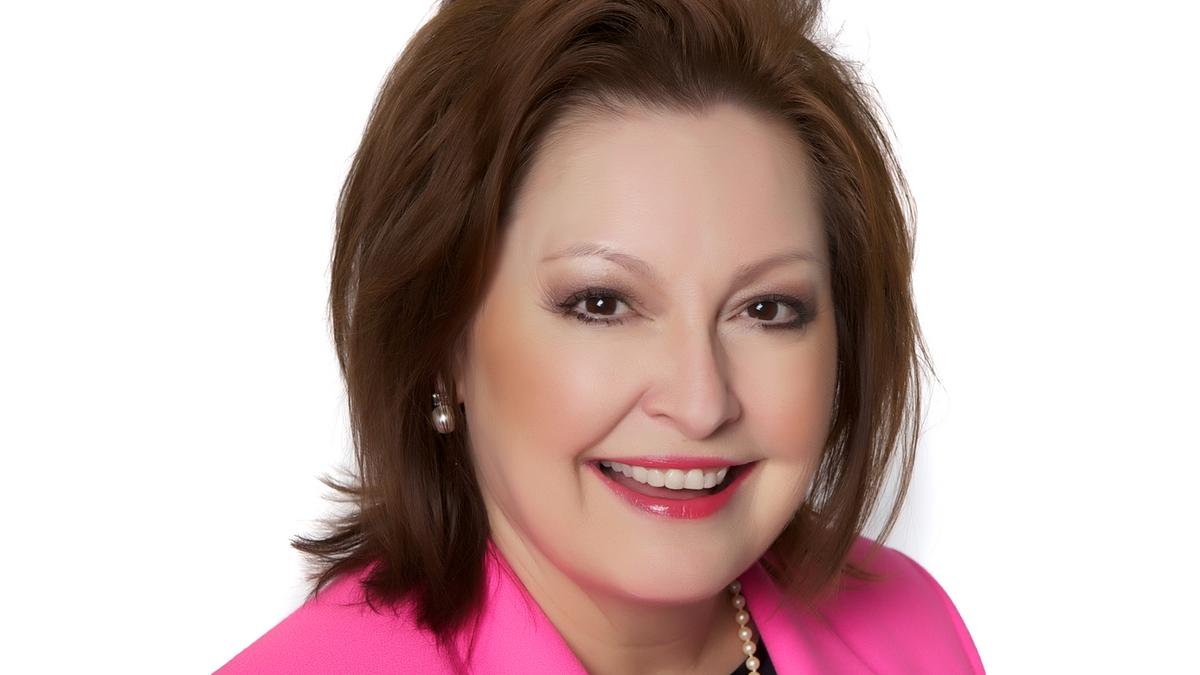 Minerva Perez of "Latina Voices" returns to TV after a year hiatus ...