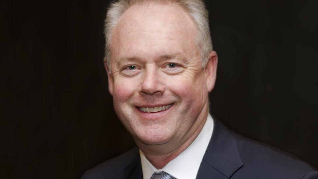 The U.S. is 'over retailed,' but Starbucks CEO Kevin Johnson has a plan ...