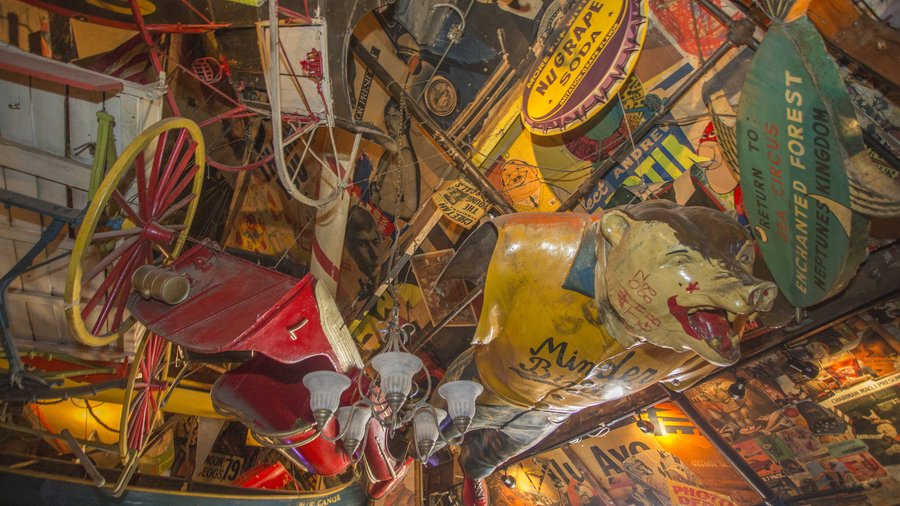 Tempe's Minder Binder reopens, owners look to recapture former glory ...